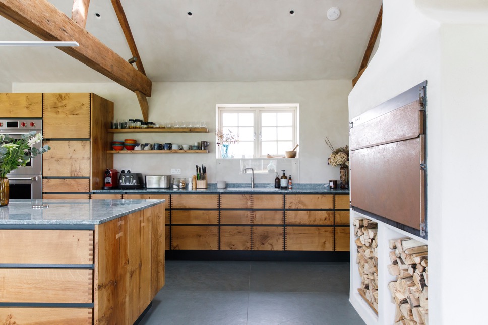 Engish oak kitchen by Peter Henderson Furniture, Brighton, UK